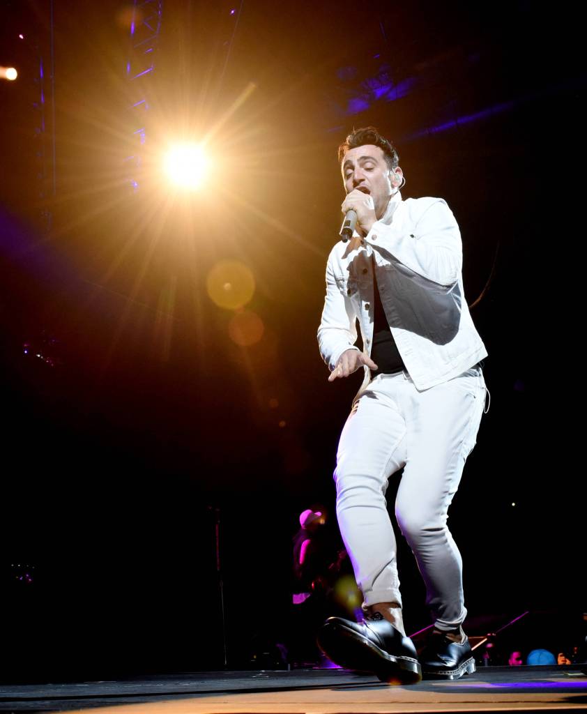 Hedley plays to 5,000-plus crowd at Abbotsford Centre | Cloverdale Reporter